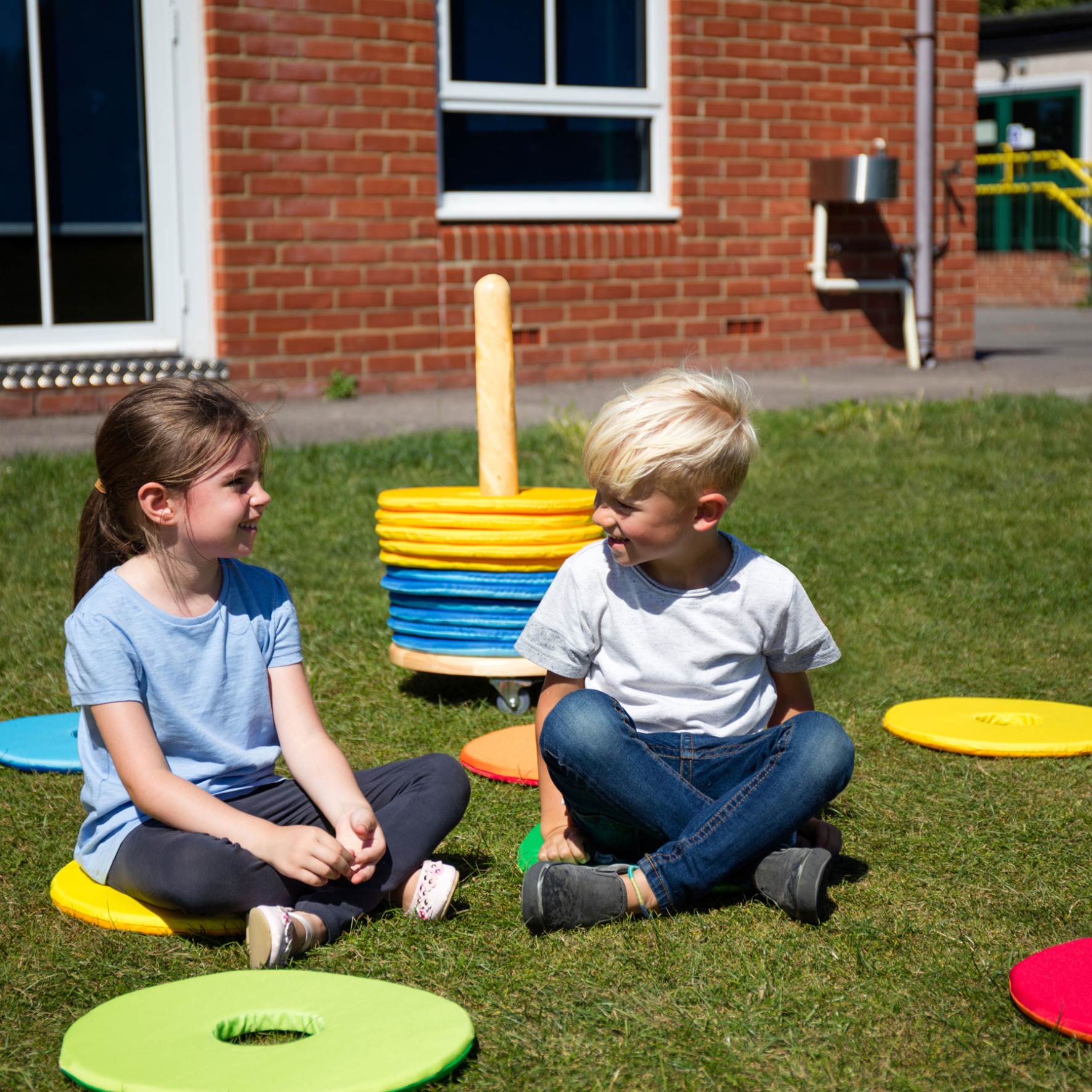 Rainbow™ Circular Mats & Donut™ Trolley | theClassroom.co