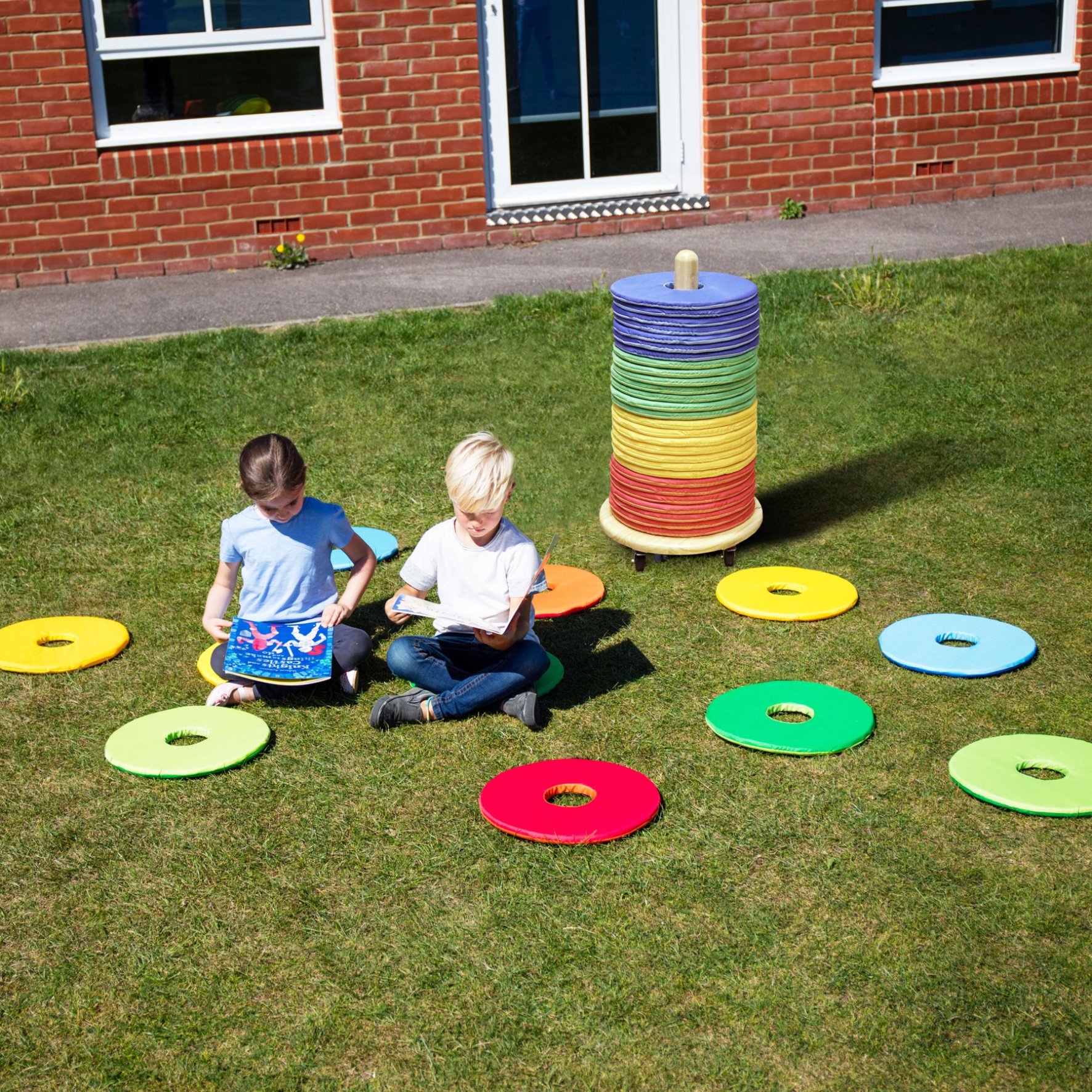 Rainbow™ Circular Mats & Donut™ Trolley | theClassroom.co