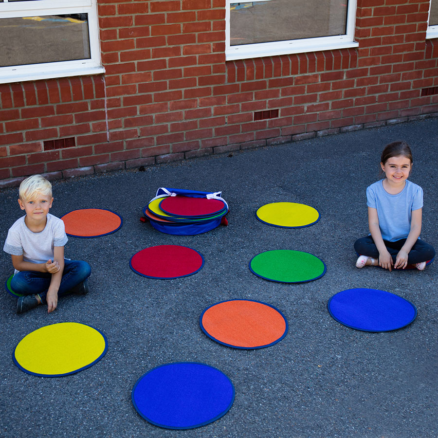 Rainbow™ Outdoor Circle Mats + Holdall Set of 30 | theClassroom.co
