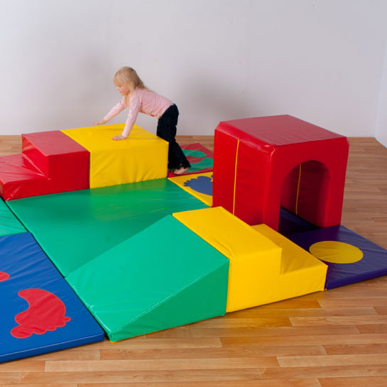 "Roo's Roundabout" Children's Soft Play | theClassroom.co