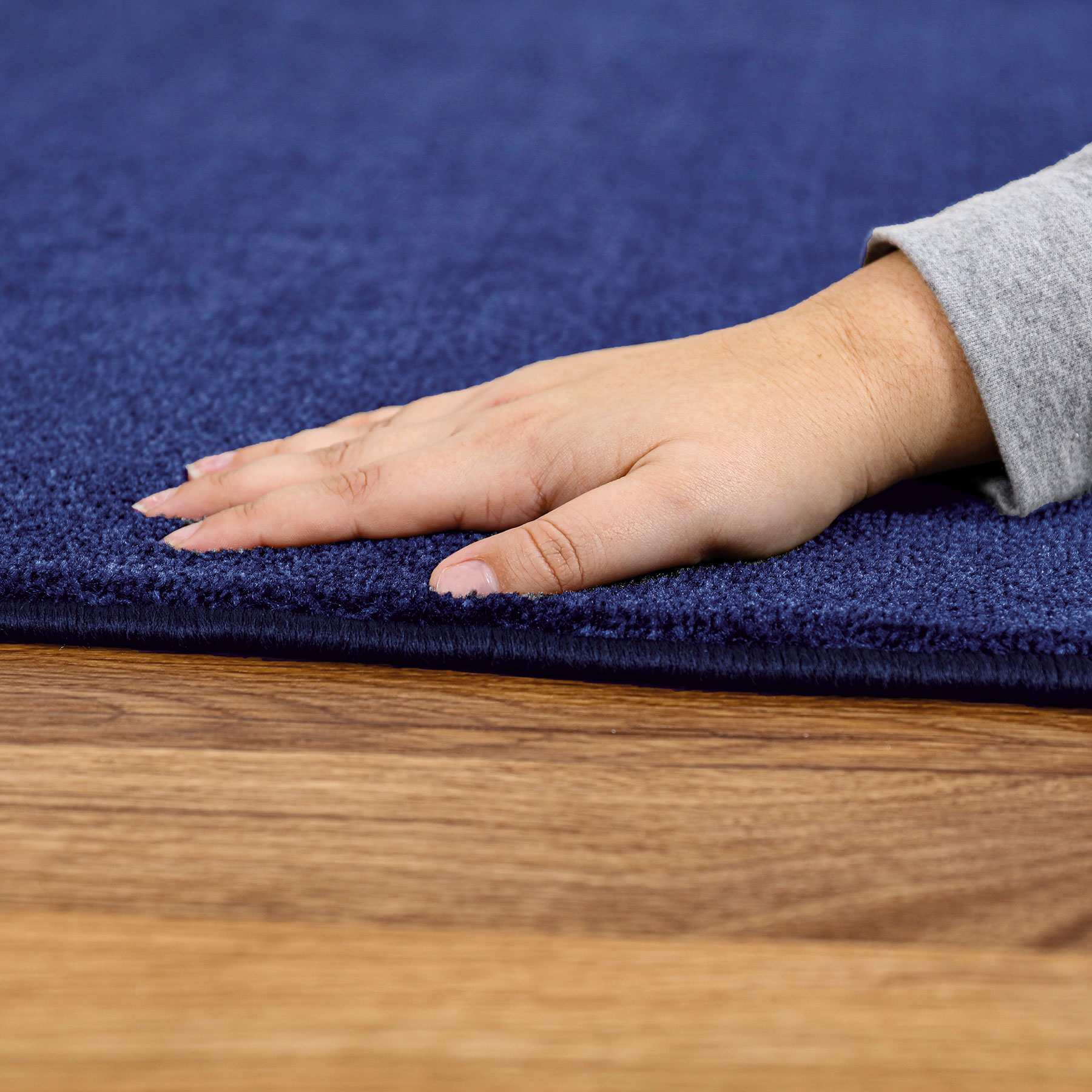 Plain Colour Round Classroom Carpet - Navy | theClassroom.co