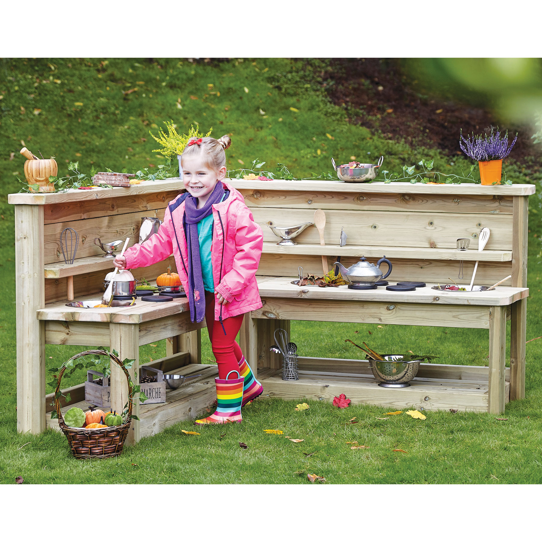 Outdoor Corner Kitchen | theClassroom.co