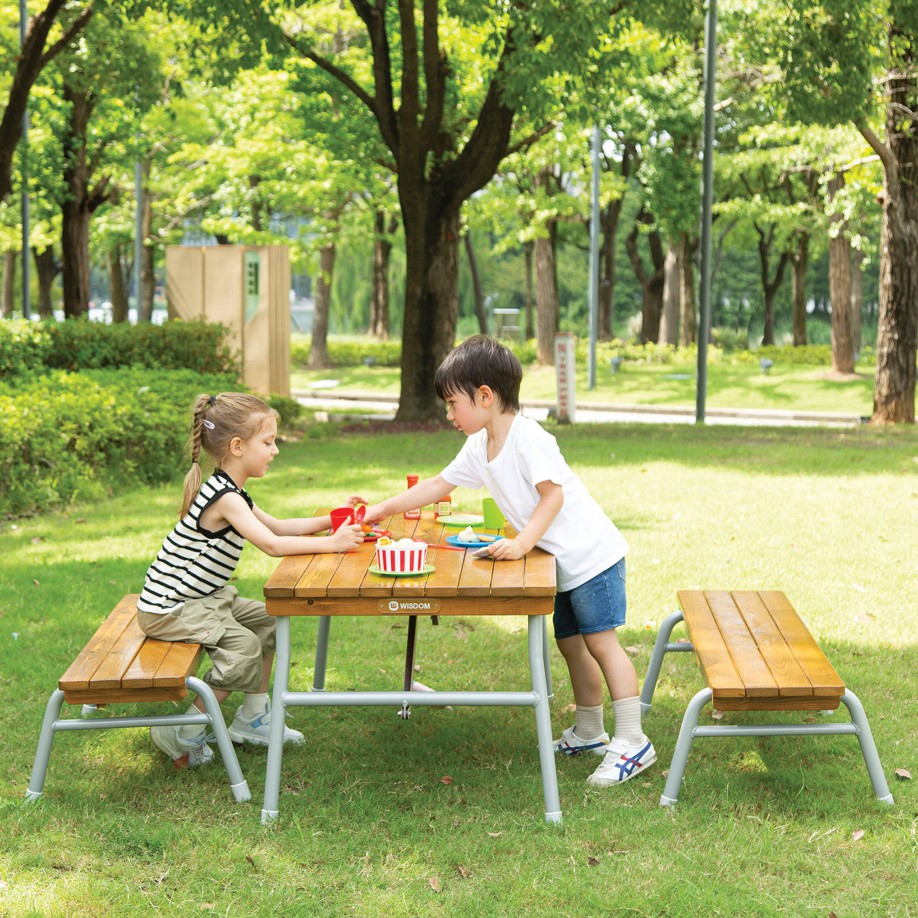 Children's Outdoor Folding Table | theClassroom.co