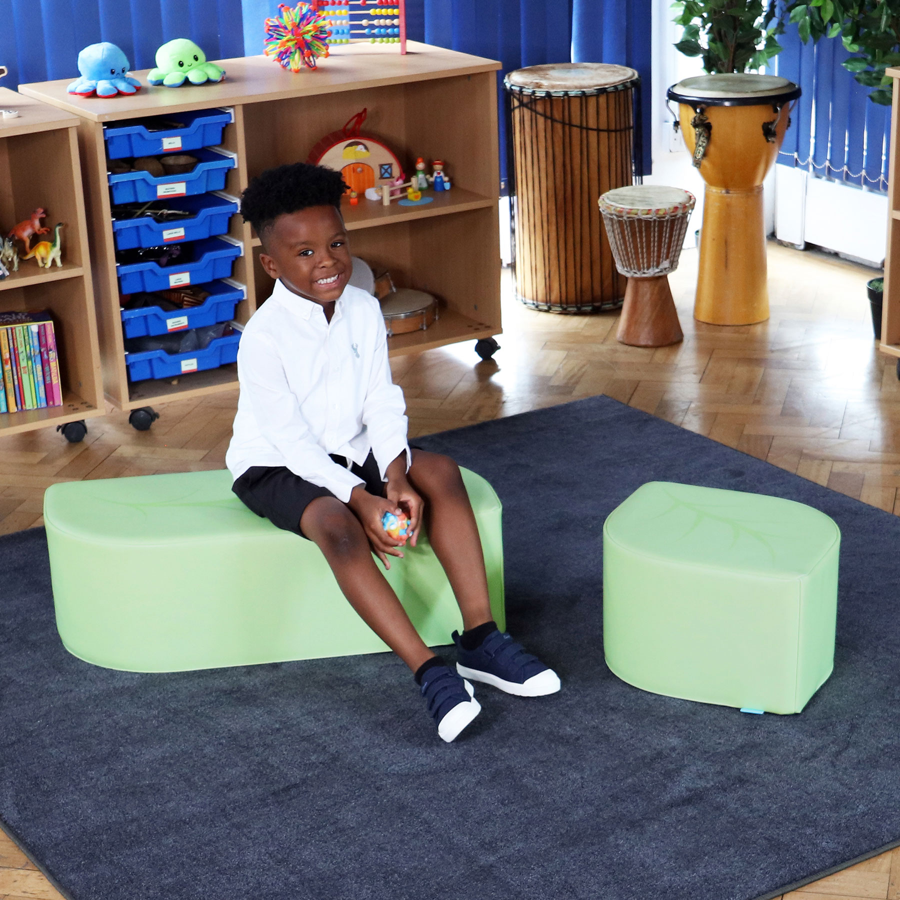 Natural World™ Double Leaf Seat | theClassroom.co