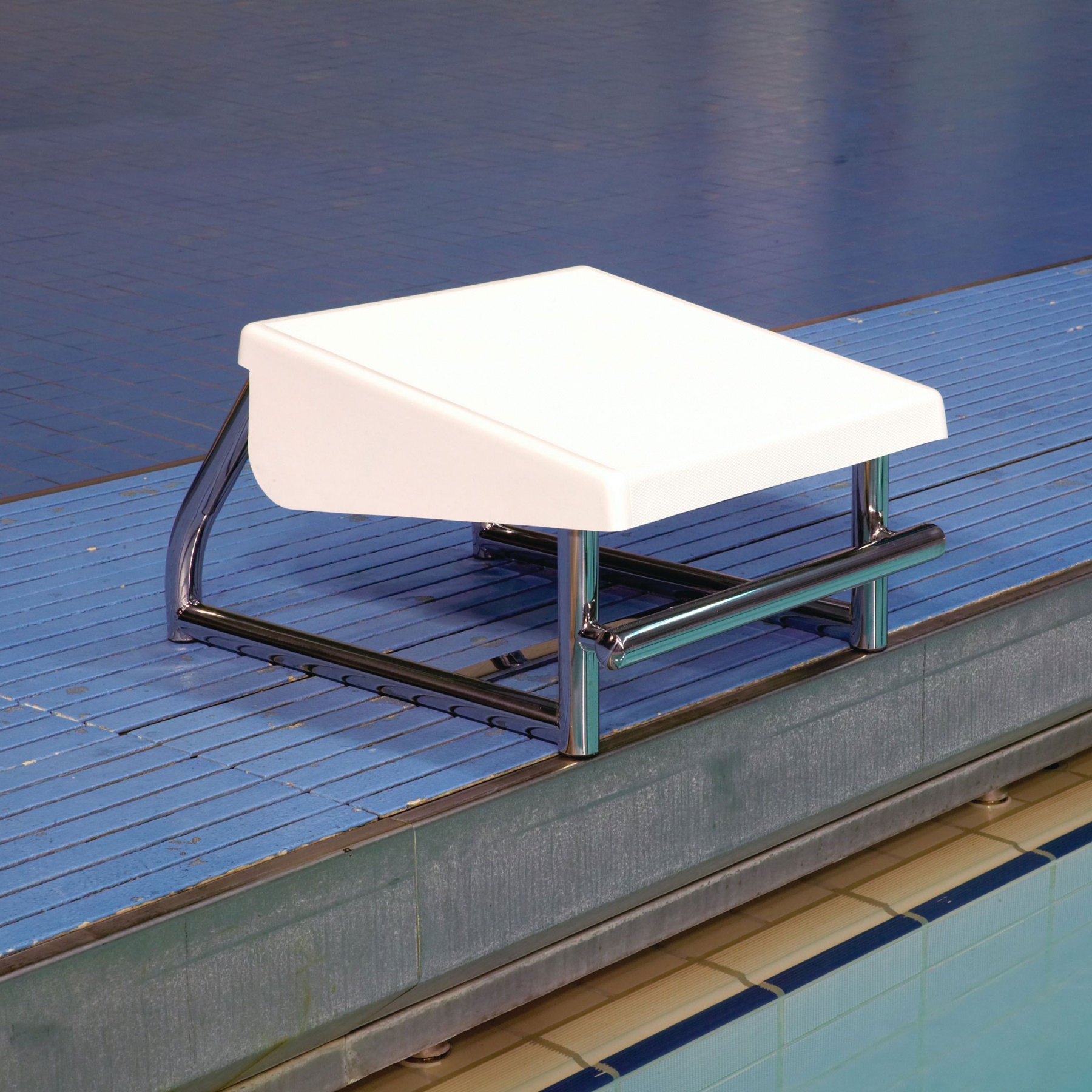 Freeboard 500 Standard Pool Starting Block | theClassroom.co