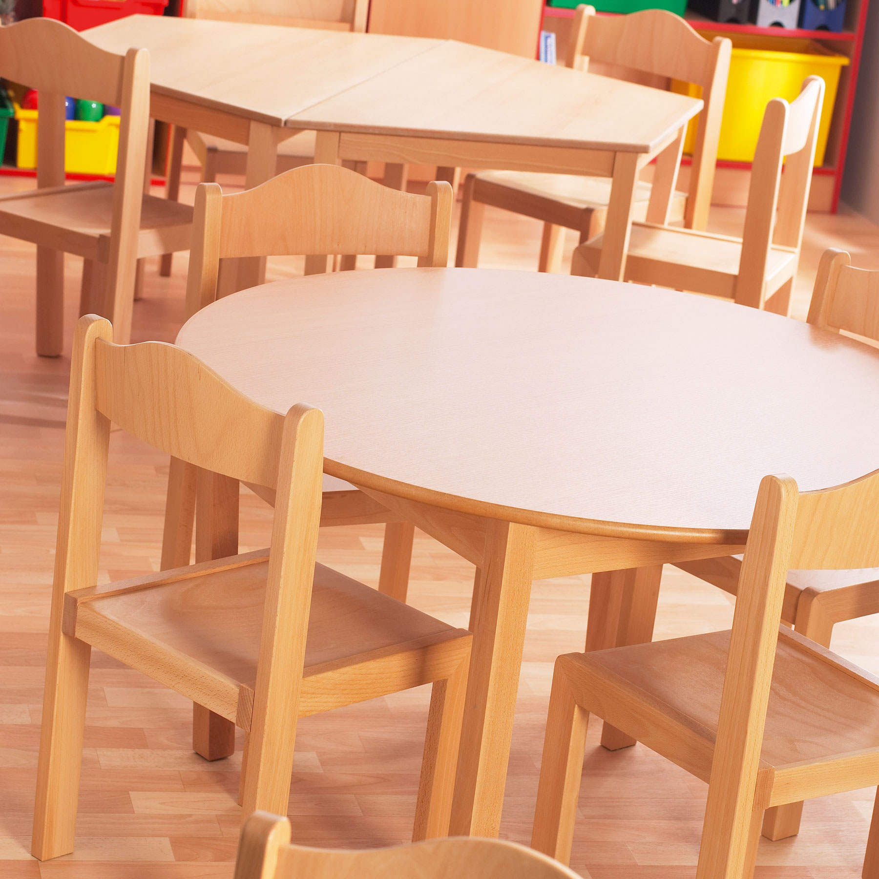 Bergen Round Wooden Classroom Table | theClassroom.co