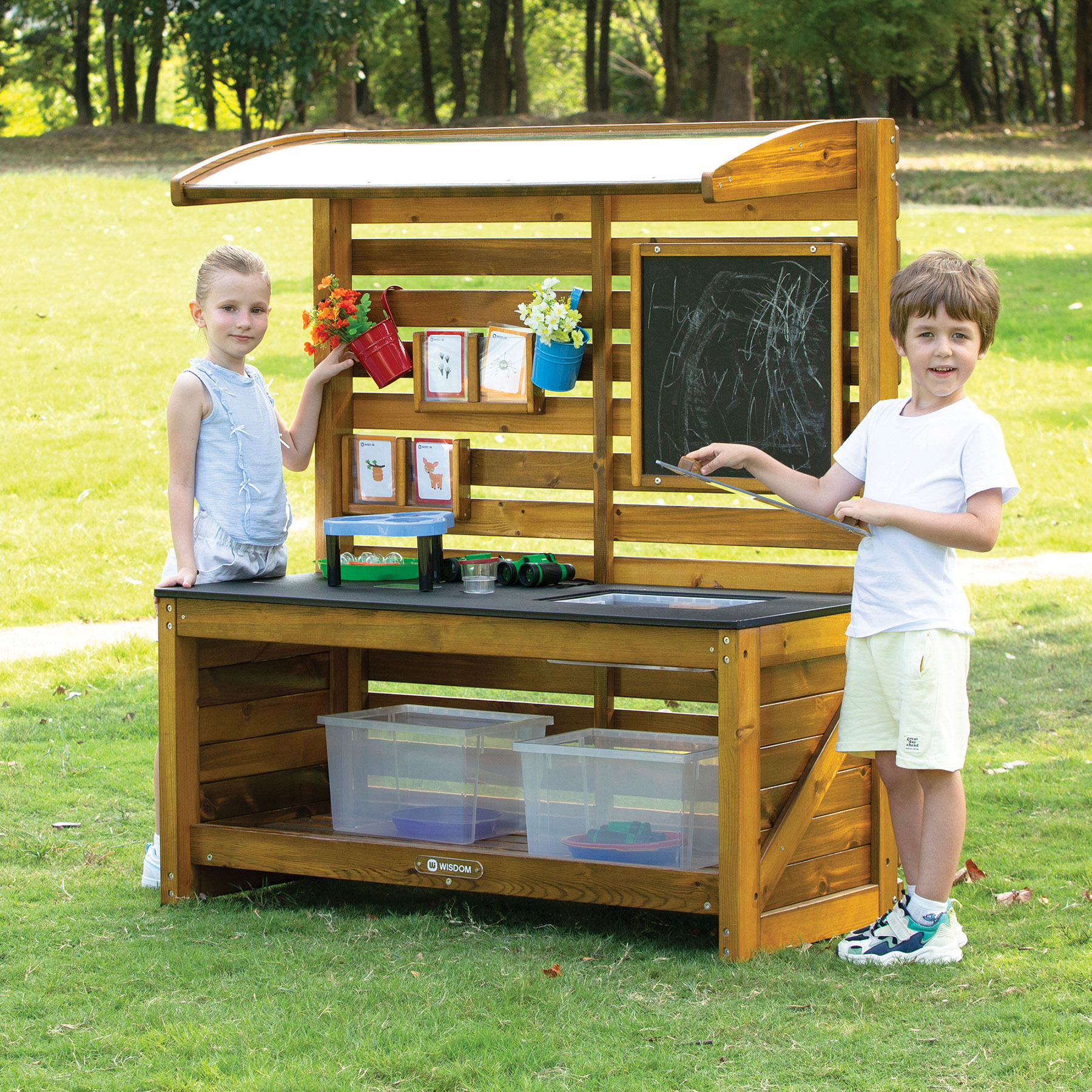 Children's Exploring Observation Table | theClassroom.co