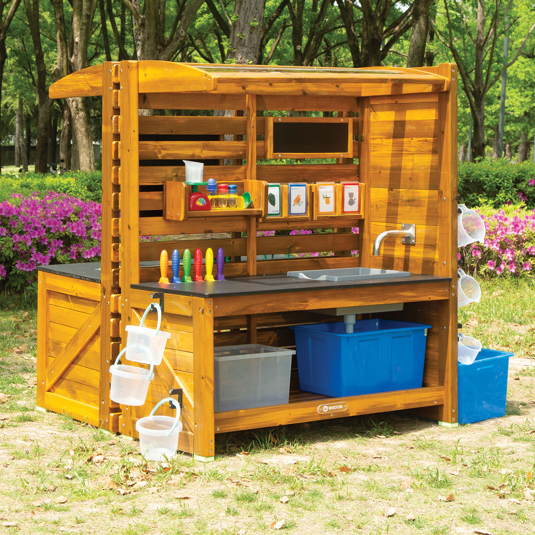 Children's Exploring Observation Table | theClassroom.co