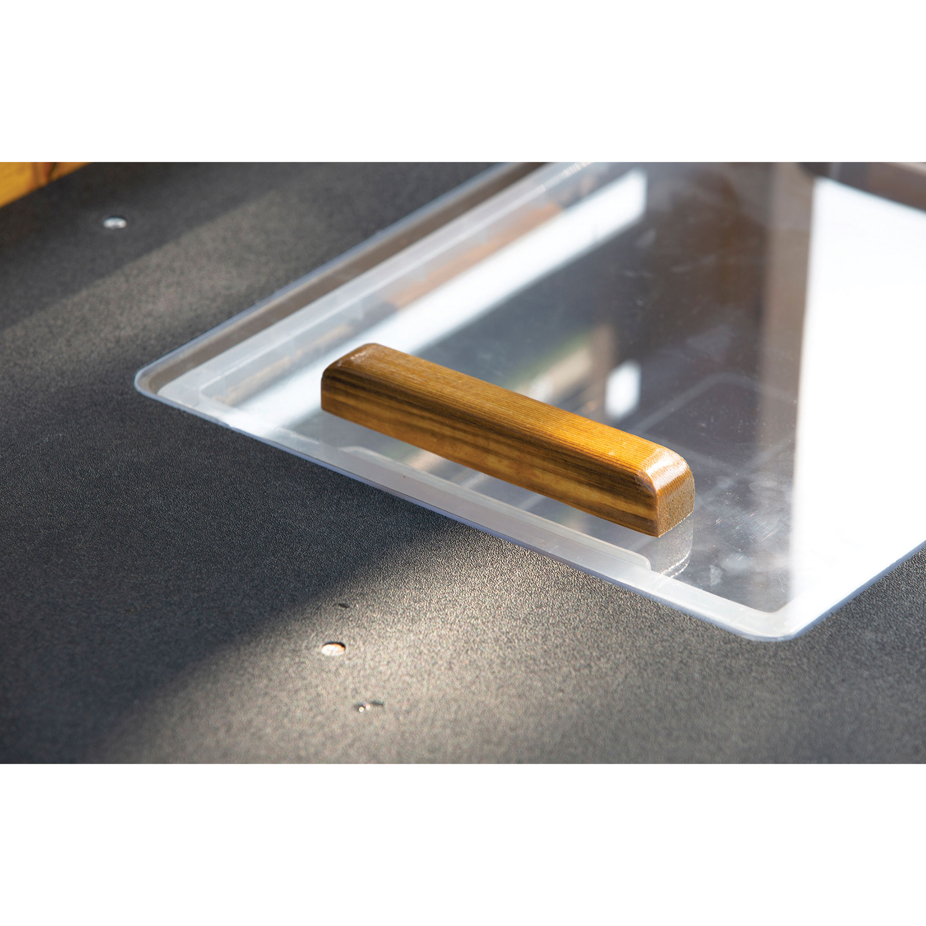 Children's Exploring Observation Table | theClassroom.co