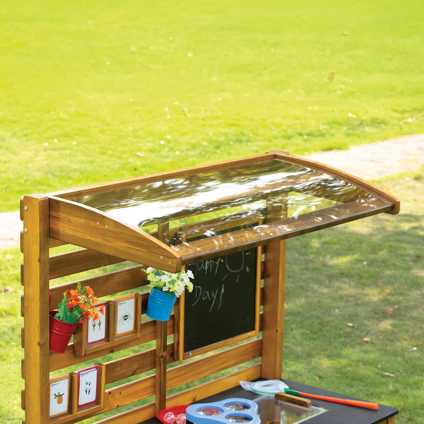 Children's Exploring Observation Table | theClassroom.co