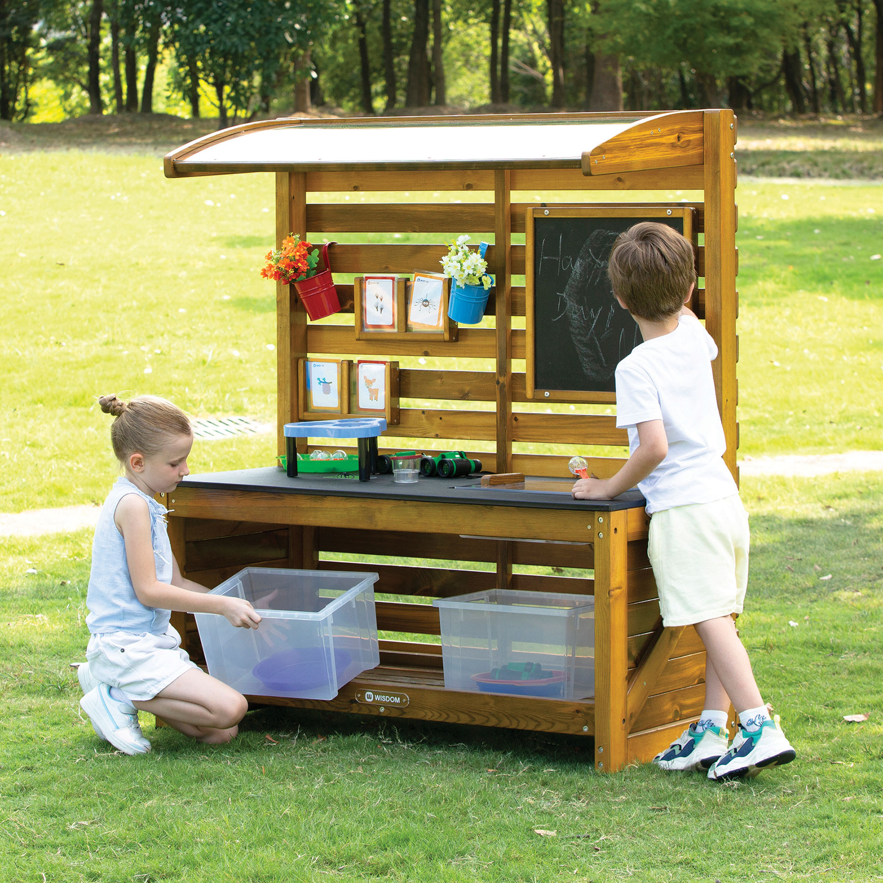 Children's Exploring Observation Table | theClassroom.co