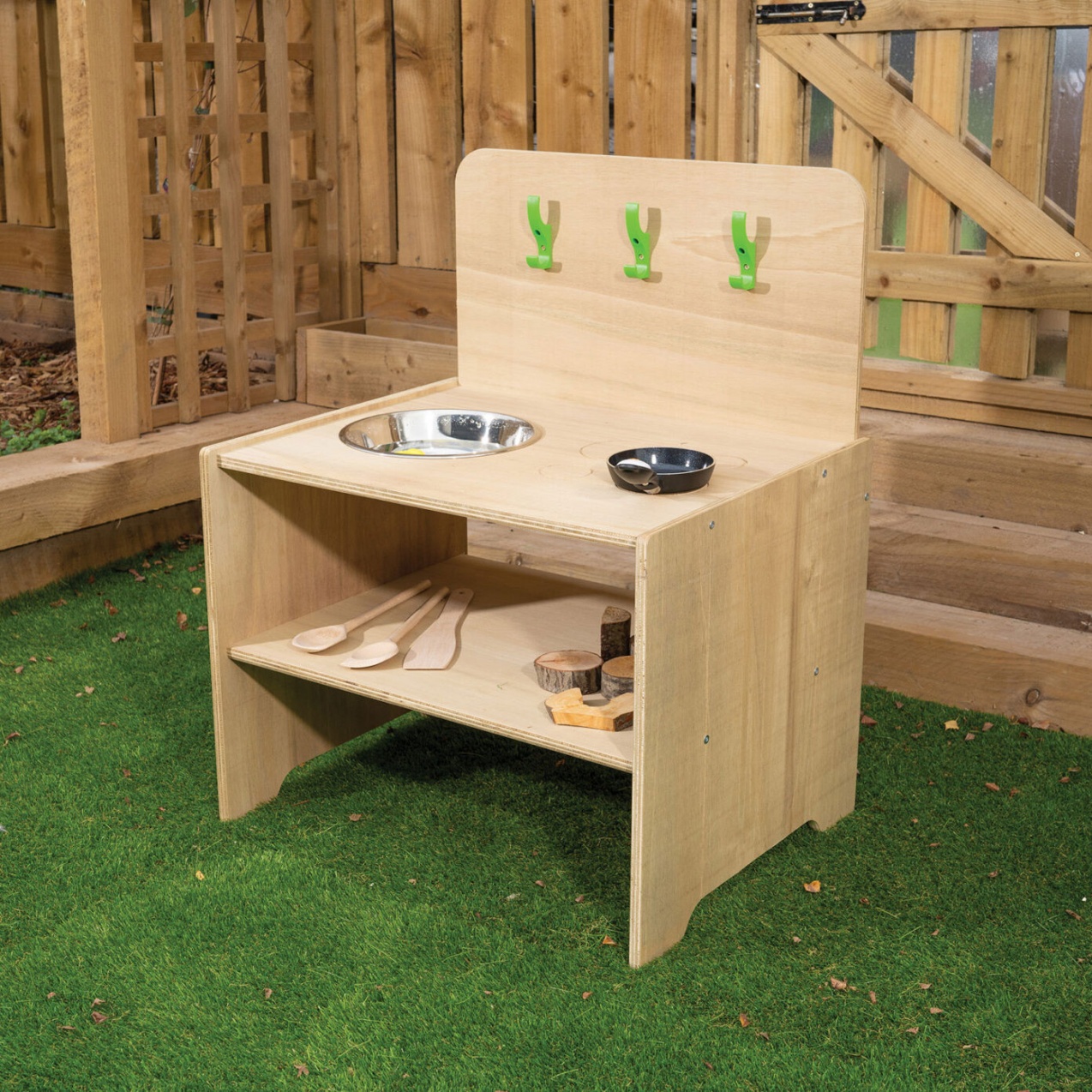 Children's Outdoor Low-Level Kitchen | theClassroom.co