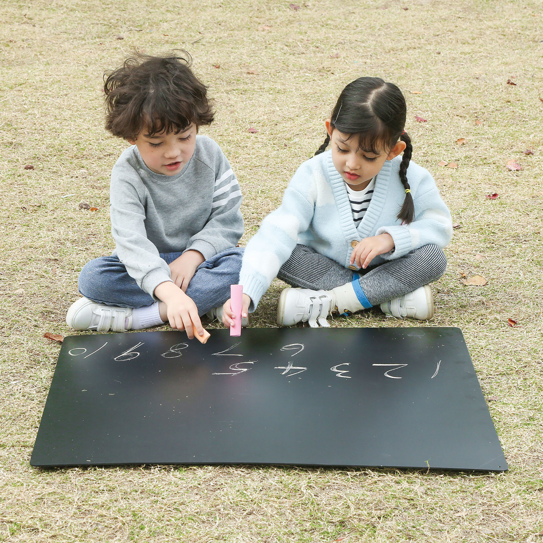 Outdoor - Number 1-20 Chalkboard | theClassroom.co