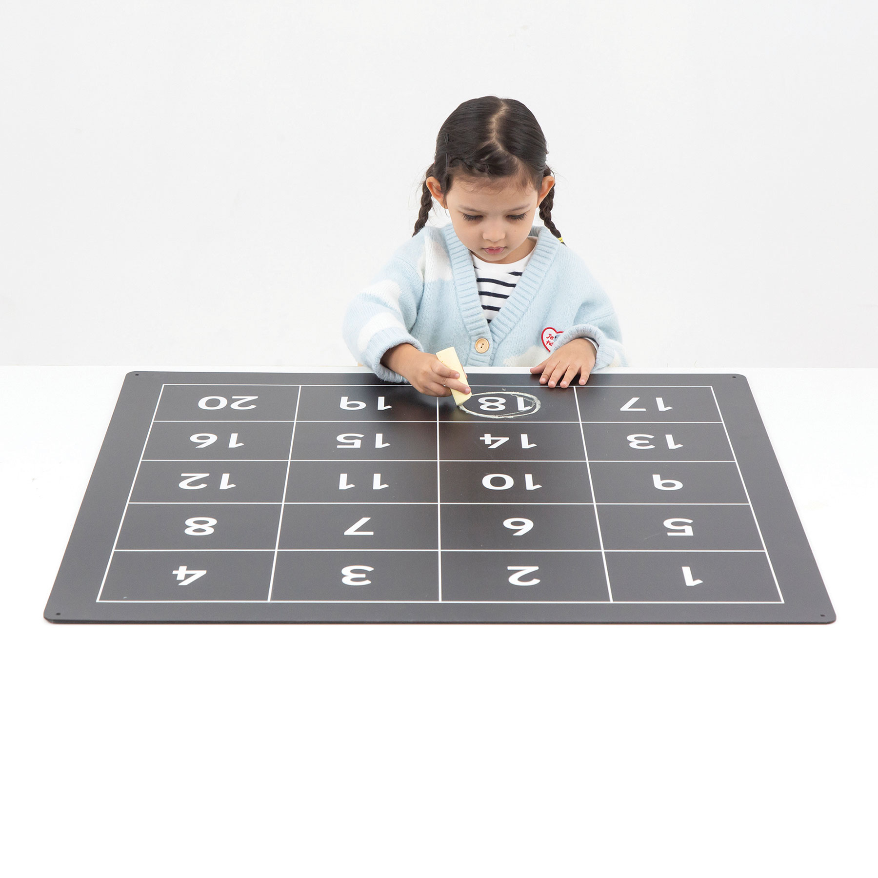 Outdoor - Number 1-20 Chalkboard | theClassroom.co
