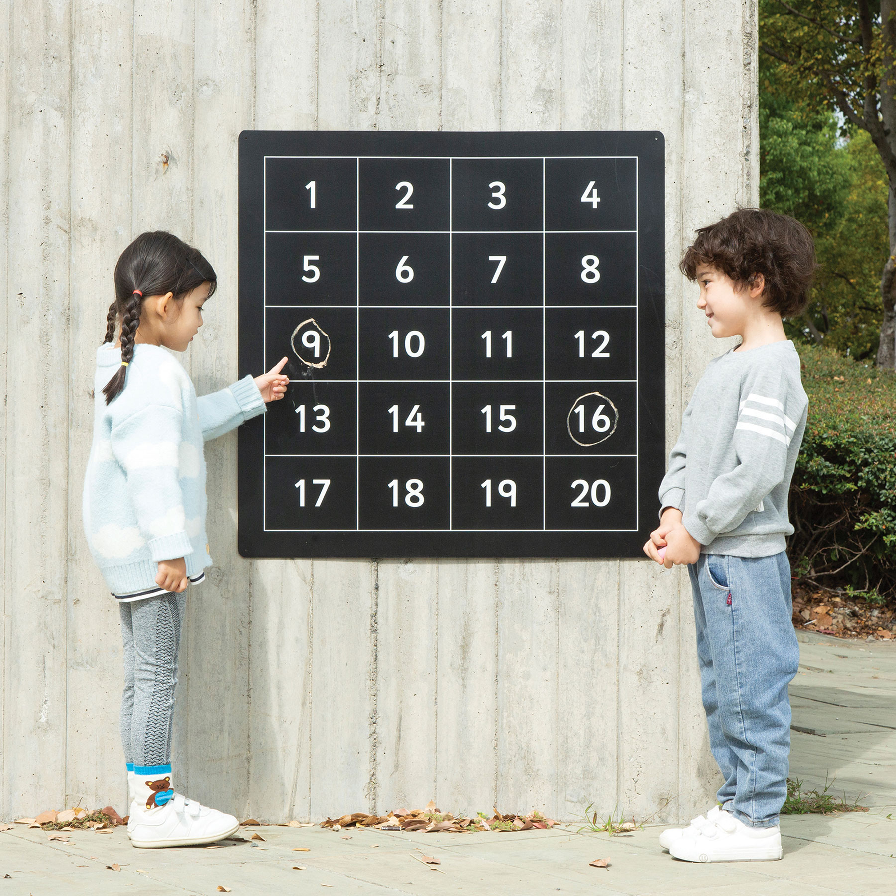 Outdoor - Number 1-20 Chalkboard | theClassroom.co