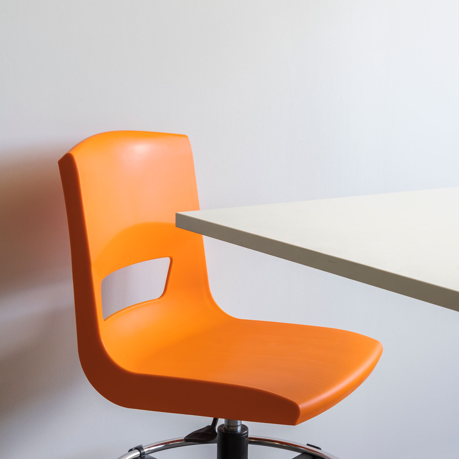 Postura+ Task Stool | theClassroom.co