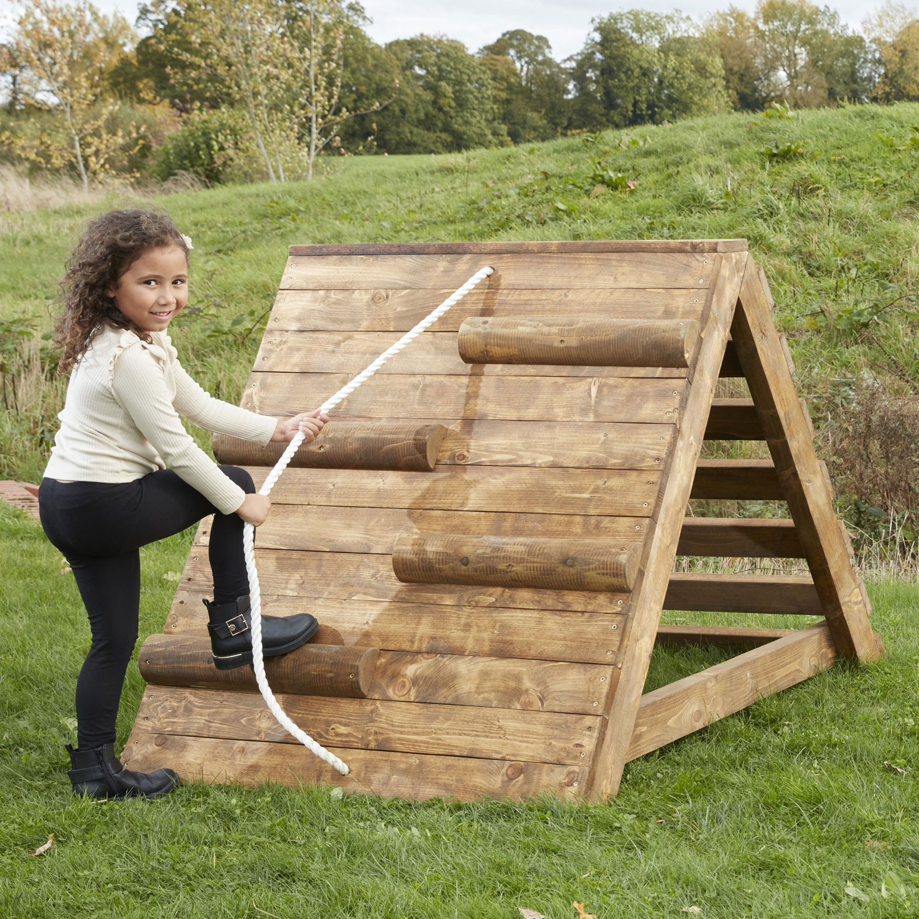Rope Climbing Crest | theClassroom.co